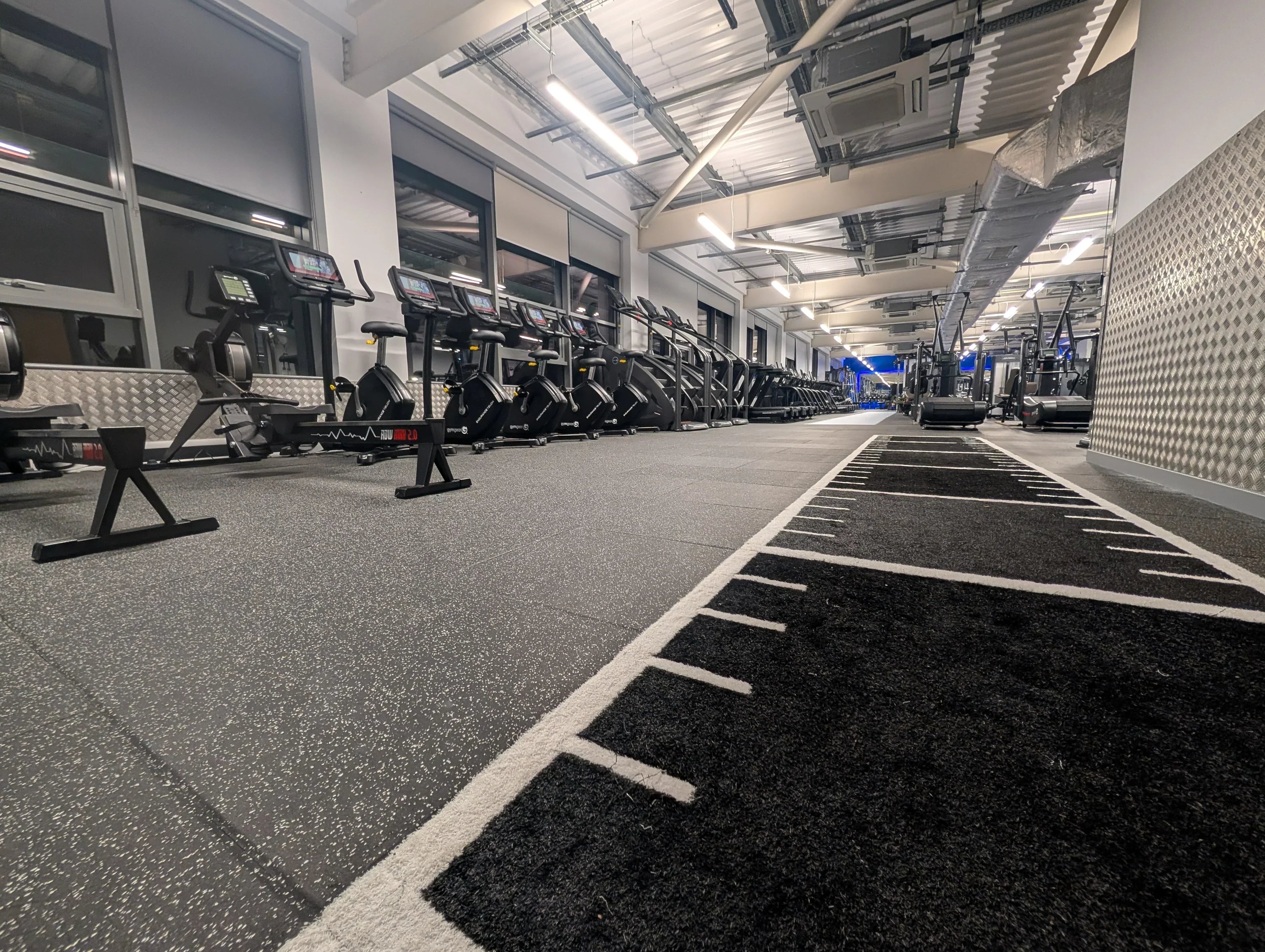 How Gym Flooring Supports Safety & Injury Reduction in Commercial Gyms ...